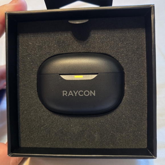 Raycon | Headphones | Raycon The Everyday Earbuds | Poshmark